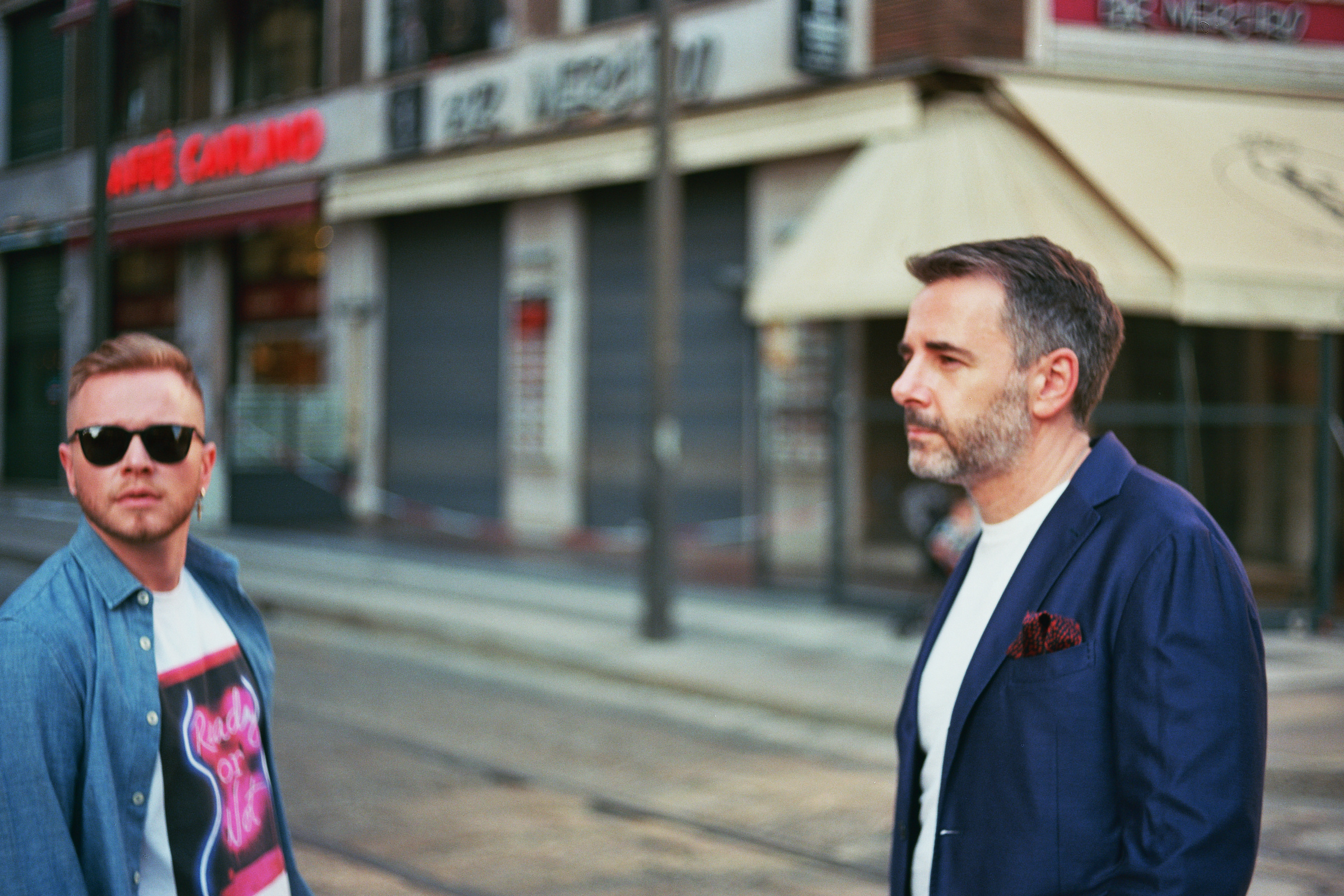 Eleven presents: Different DNA – Crazy Double Life